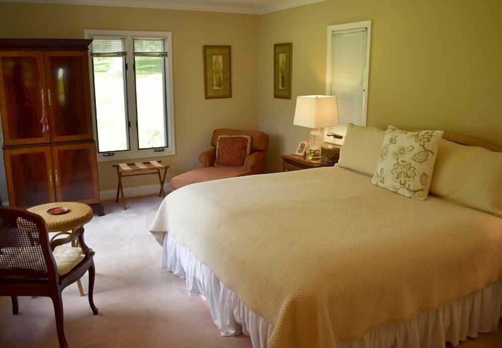 Whittle Pines- Walk To Town, Churches, Shopping, Library And More - Highlands, NC