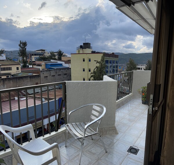 Okapi Hotel - Kigali