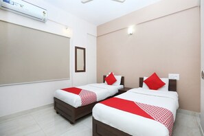 Quarto Duplo Standard | Secretária