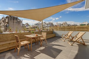 Apartamento executivo, 1 cama Queen, para não fumantes | Terraço/pátio