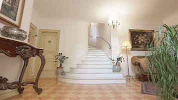 Entrada (vista interior)
