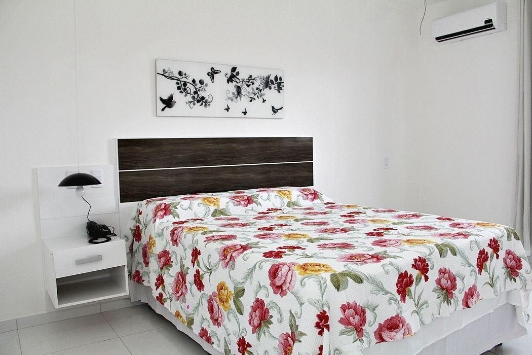 Frigobar, escrivaninha, cortinas blackout, Wi-Fi de cortesia