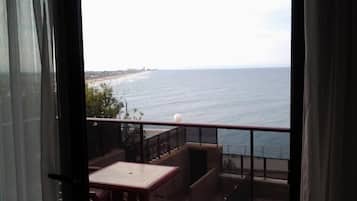 Estúdio, vista para o mar | 1 quarto, minibar, ferro/tábua de engomar, Wi-fi grátis