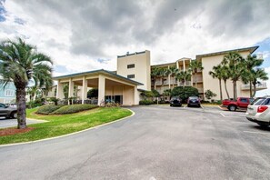 GULF FRONT- 1st floor - High Pointe Beach Resort 2br/2ba- Beach Service ...