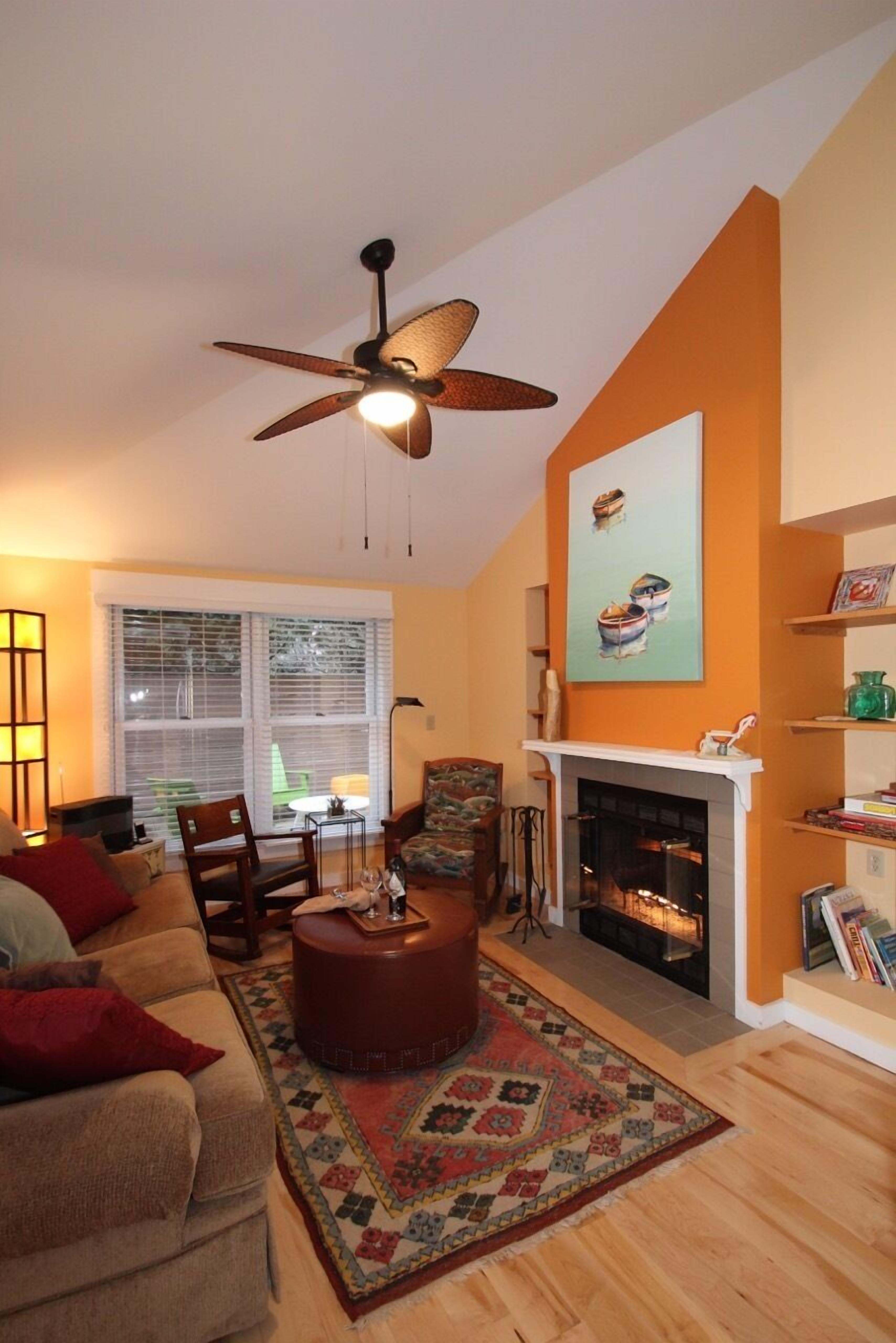 350 Paces To Mckinley St. Beach, Fire Pit, Outdoor Shower, Gazebo, Outside Decks - LaPorte County, IN