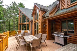 Beautiful 8000 Sq. Ft. Log Home With 200 Feet Of Private Frontage on ...