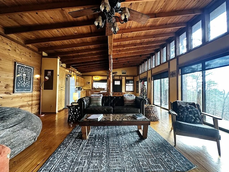 Secluded Mountain Top Cabin With Amazing Views And Hot Tub! - Oklahoma