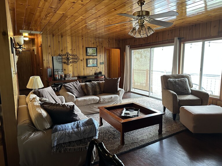 自然はあなたのドアの外にある---シャットダウンすることができます - ジュリアン, CA