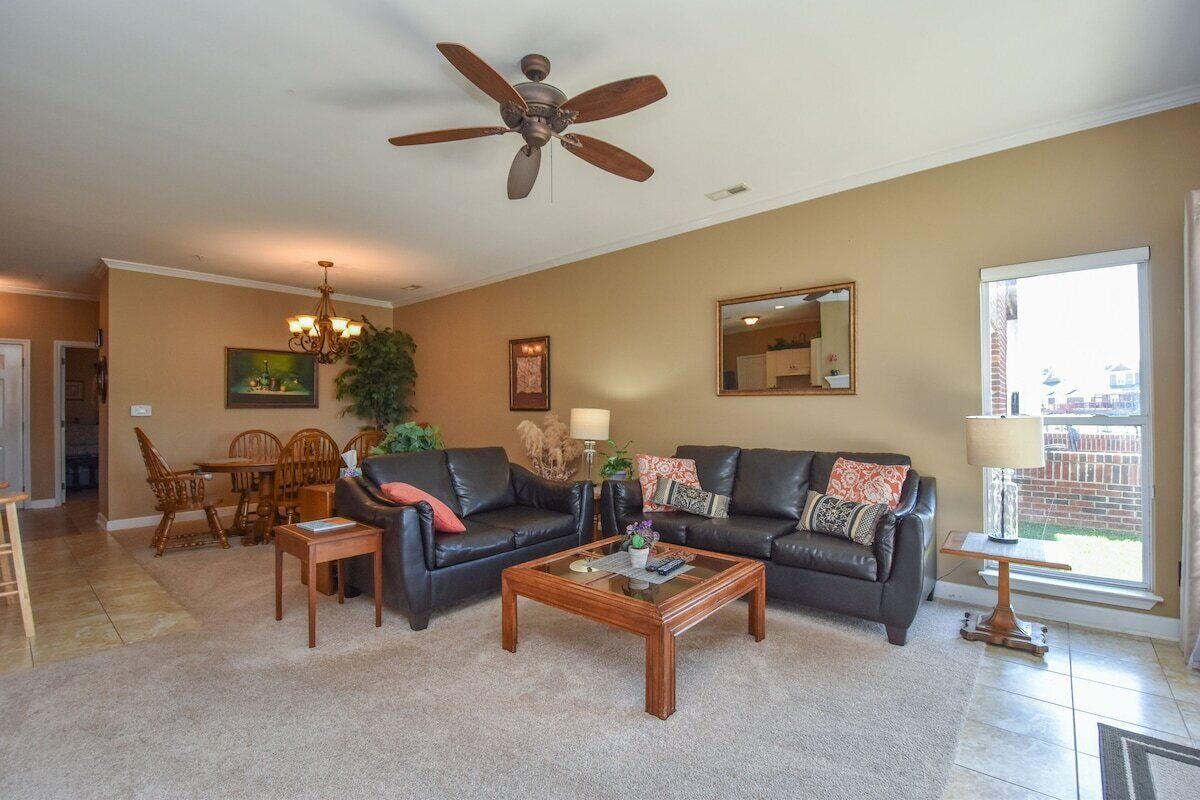 Lkn Sunsets Lakefront - 1st Fl Lakefront W/ Pool Lake Norman Vacation Rental - Lake Norman, NC