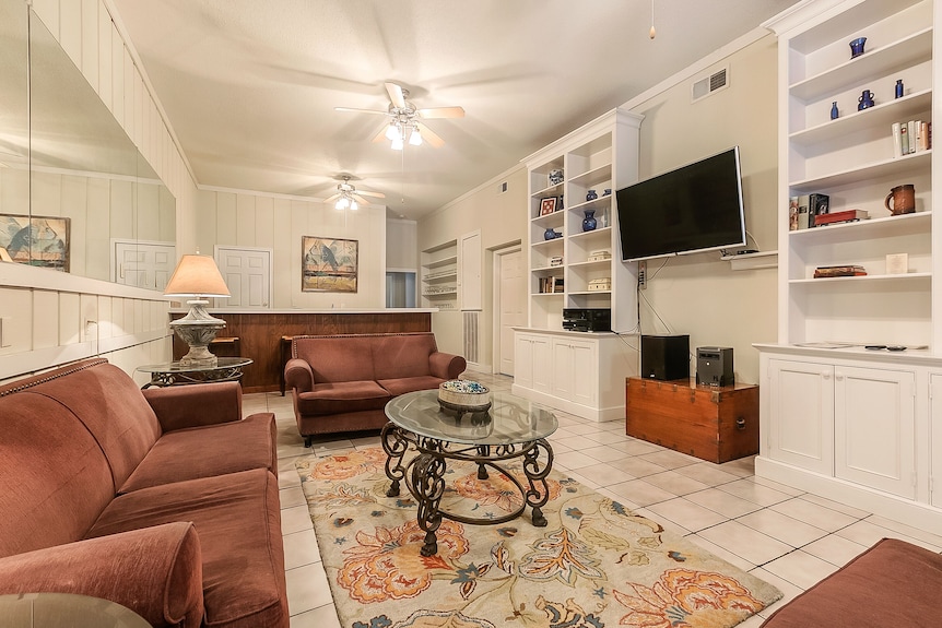 Prime Location, 3 Blocks To Bourbon St. A Great Space For Groups To Enjoy Nola. - 메타리