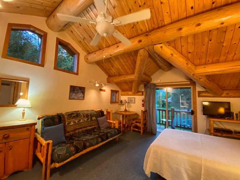 Sleeping Wolf Studio W/ Ski Trail & River Access, Pool/hot Tub - 윈스럽