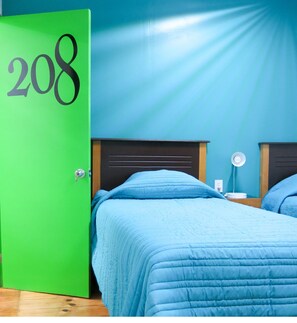 Ferros/tábuas de passar roupa, Wi-Fi de cortesia, roupa de cama