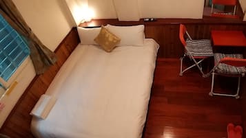 Quarto casal clássico | Escrivaninha, cortinas blackout, Wi-Fi de cortesia, roupa de cama