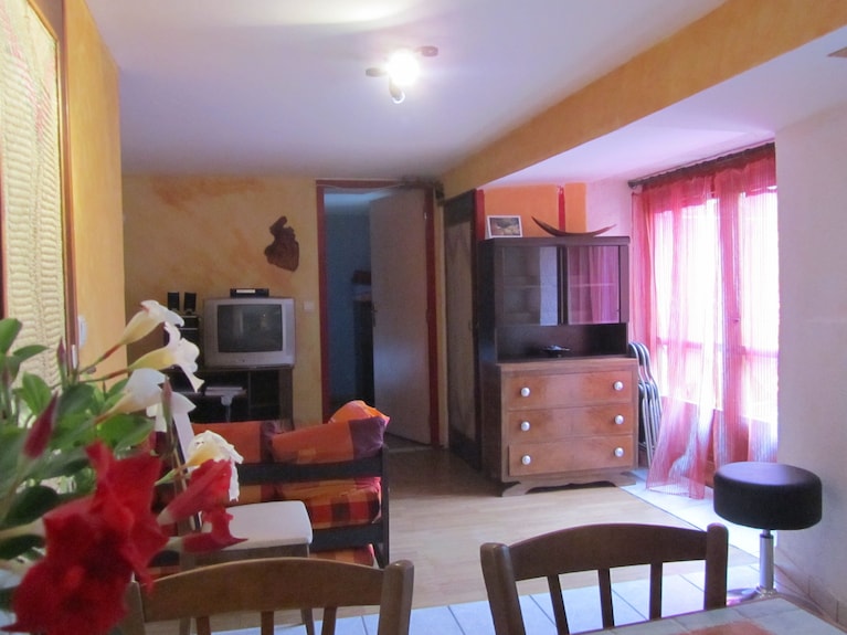 Appart 40 M2 R C In Small Village At The Foot Of Mount Canigou - Costa Brava (Spain)