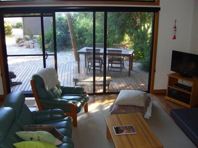 Studio 51 In Sunshine Rise - Sandy Point