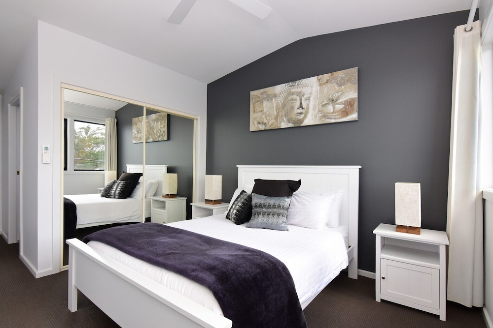 "Summercloud" Main Street Huskisson - 500m To Beach & 200m To Wharf & Kids Park! - Callala Bay