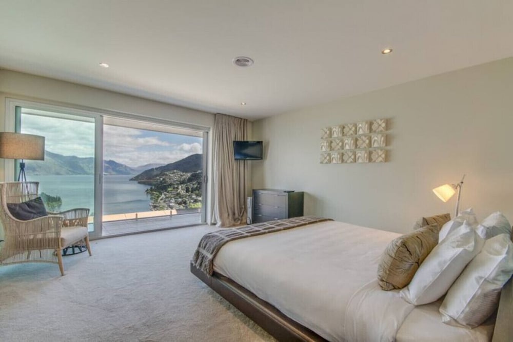 Ekara House, High On Queenstown Hill, 5 Bedrooms With Ensuites. - Queenstown, New Zealand