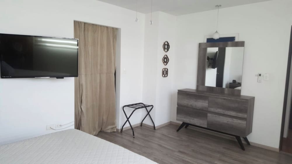 Casa Brendas 59: 3 Br House, Best Location In Torreon, Completely Furnished - Torreon