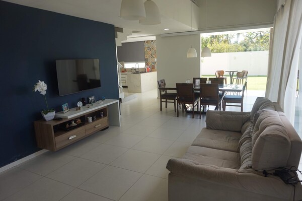 Casa Com Piscina No Condomínio Fechado Tendo O Beach Club Hibiscus A Beira Mar! - Maceió