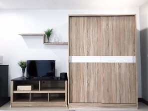 Quarto Standard | Televisão
