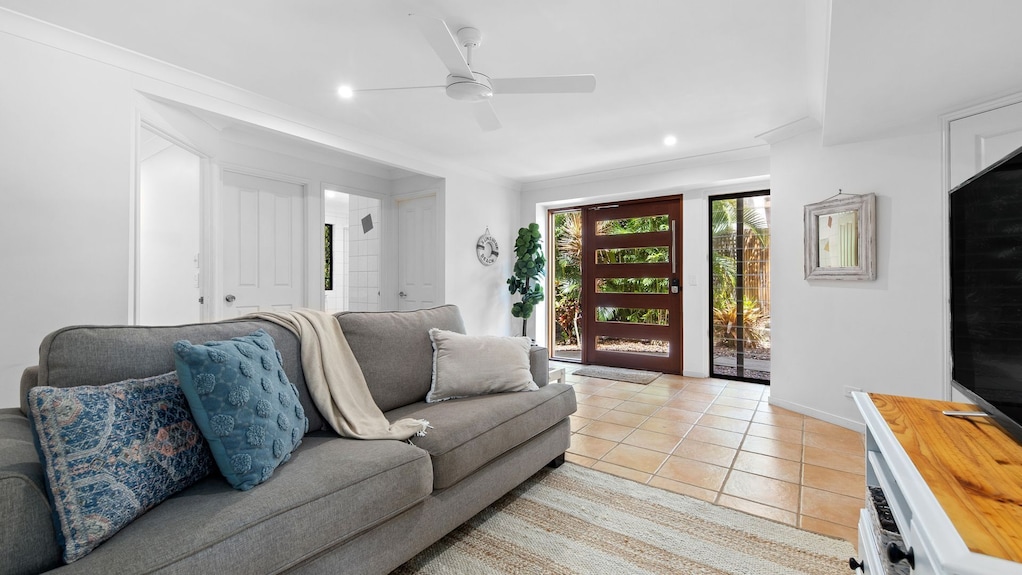 Corona St - Secluded Sunshine Beach Duplex With Private Pool - Sunshine Coast