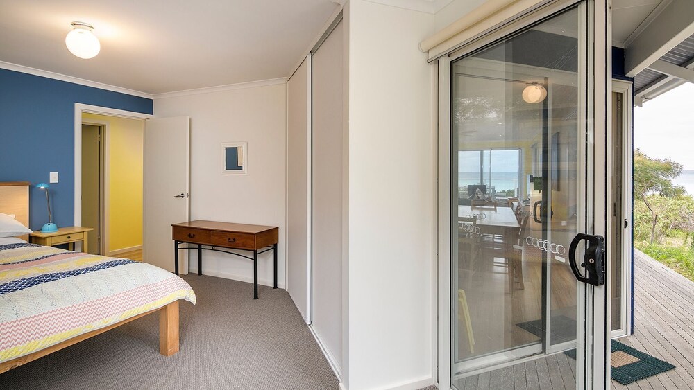 Beachfront House With Panoramic Sea Views And Direct Access To The Beach - Island Beach, South Australia