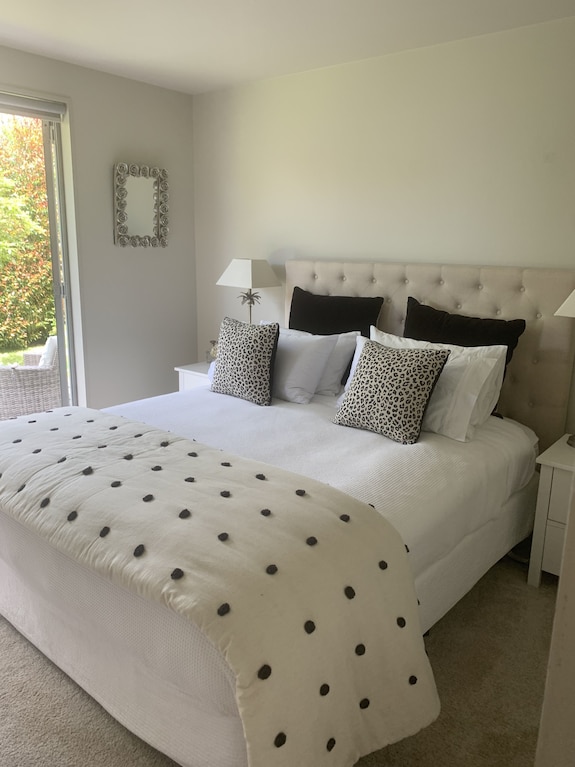 Deluxe Apartment By The Beach - 20 Steps To Beautiful Kohi Beach And Waterfront. - Auckland
