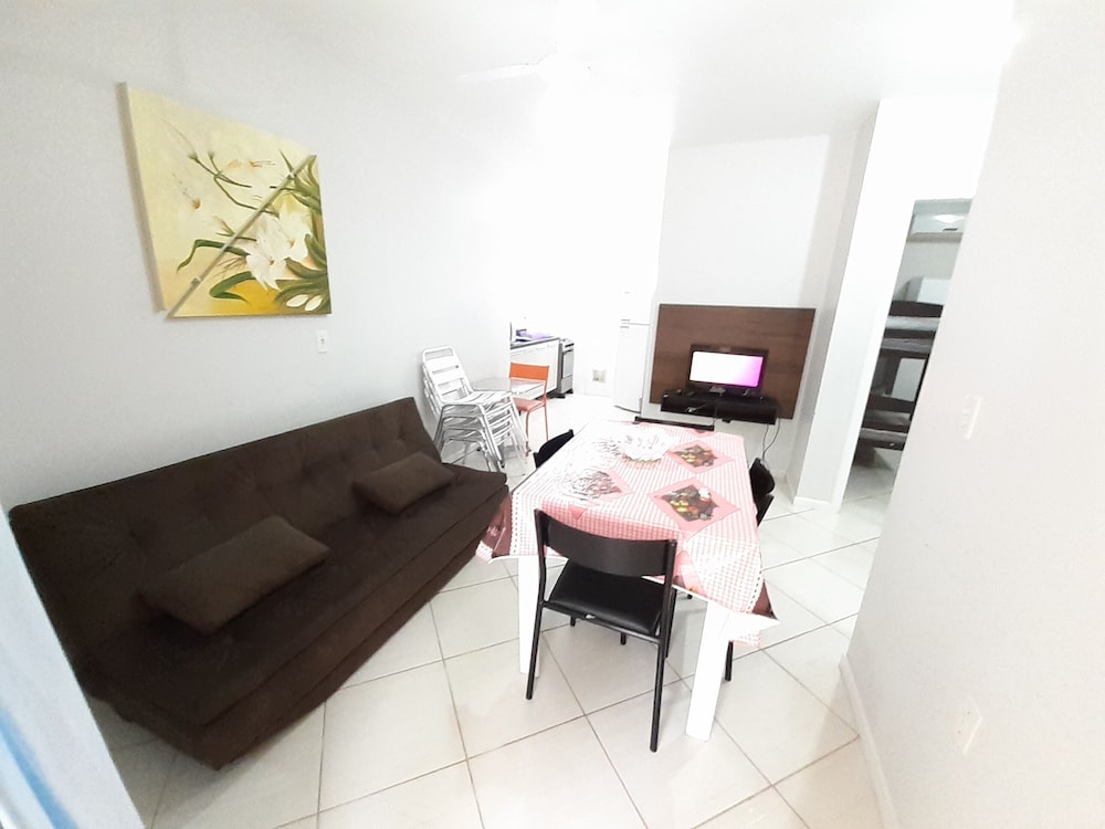 Apartamento Económico De 2 Dormitorios Cod: 201 - Bombinhas