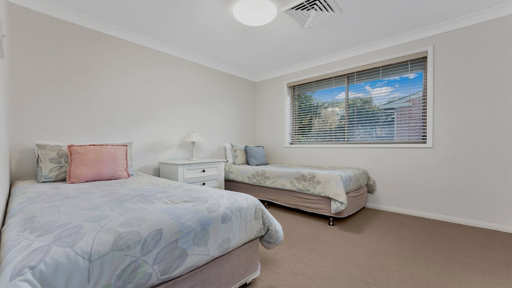 Primrose Sands | Accom Holidays - Terrigal