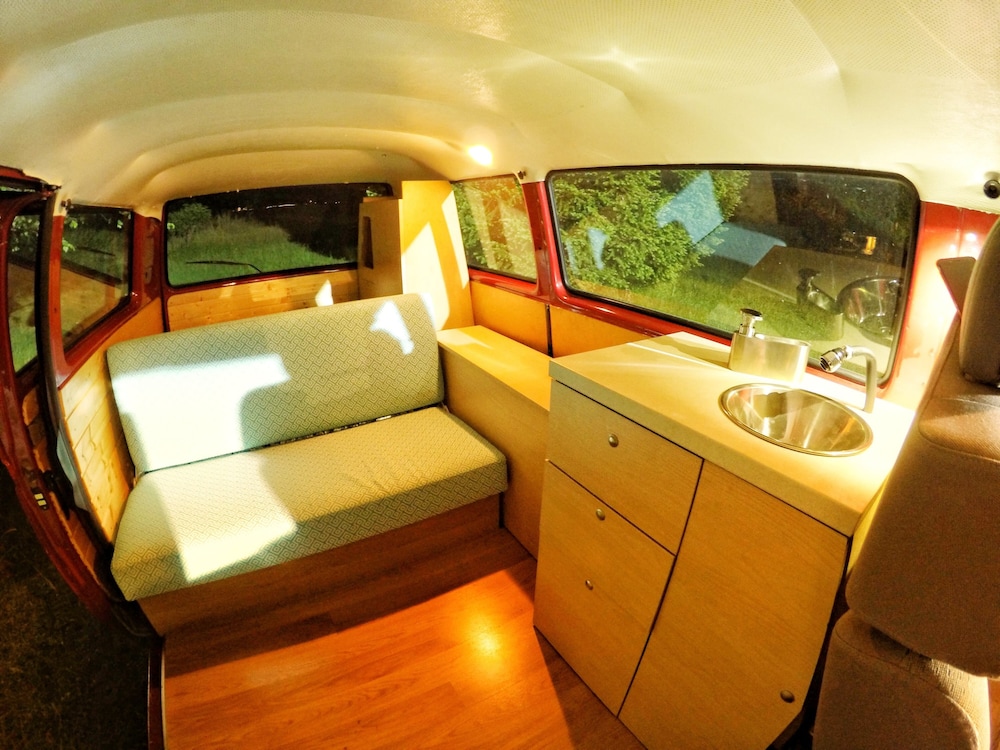 Redzo, A Vw Campervan From '81 - Podgorica