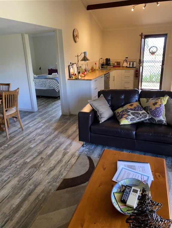 Tajmabarn, 3 Bedrooms 40 Acre Farmstay At Fullcircle Farm. Private Getaway. - Wollongong