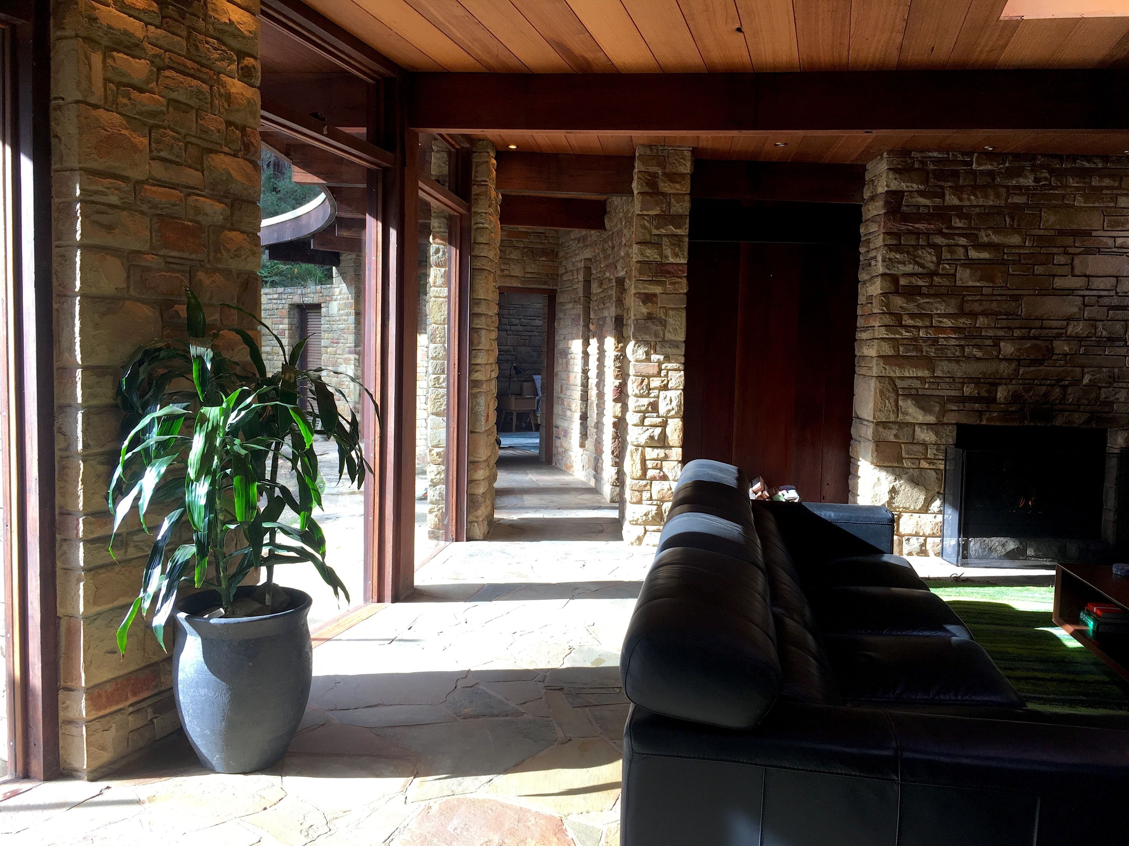 Coomalie House - Mid Century Inspired Luxury - Healesville