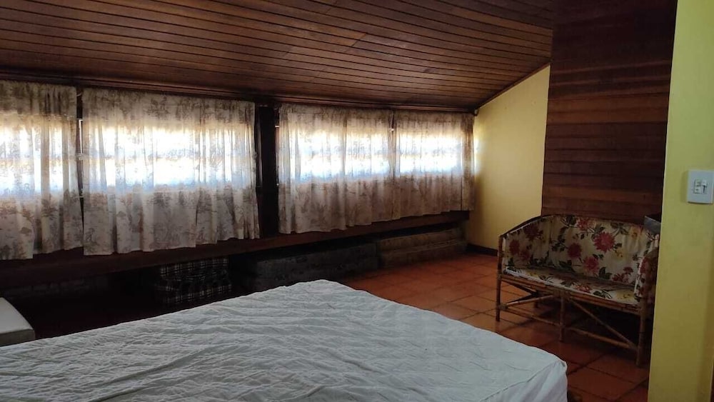 Excelente Casa De 03 Dormitorios, Dos Vacaciones, Condominio Cerrado, Cerca De La Playa - Cabo Frio