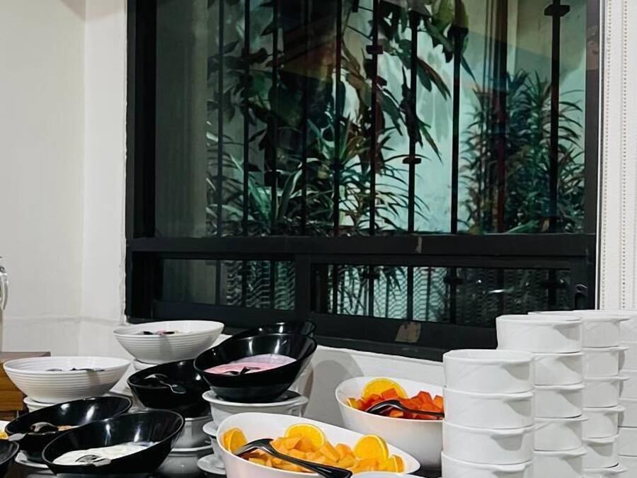 Pequeno-almoço preparado no momento diário mediante uma taxa