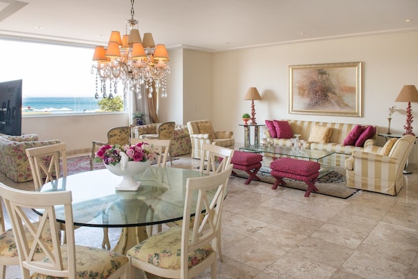 Copa Lux Three - Av. Atlântica (Post 6) - Ipanema