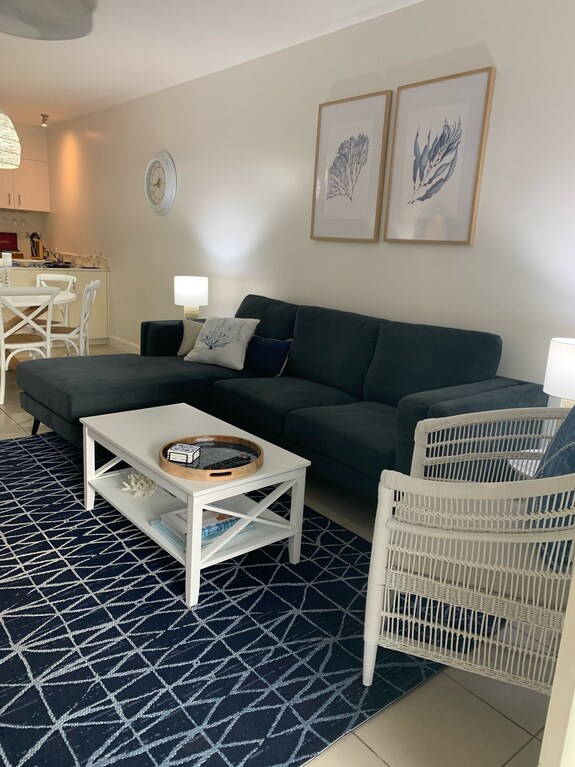 Ground Floor, Poolside Luxury Apartment - Palm Cove
