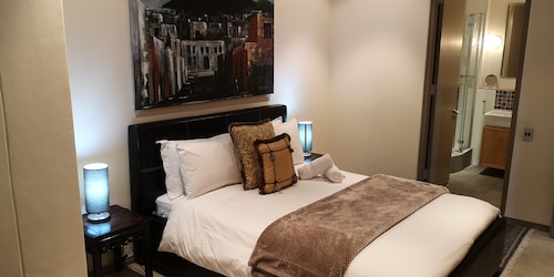 Spacious One Bedroom Apartment - Cape Town