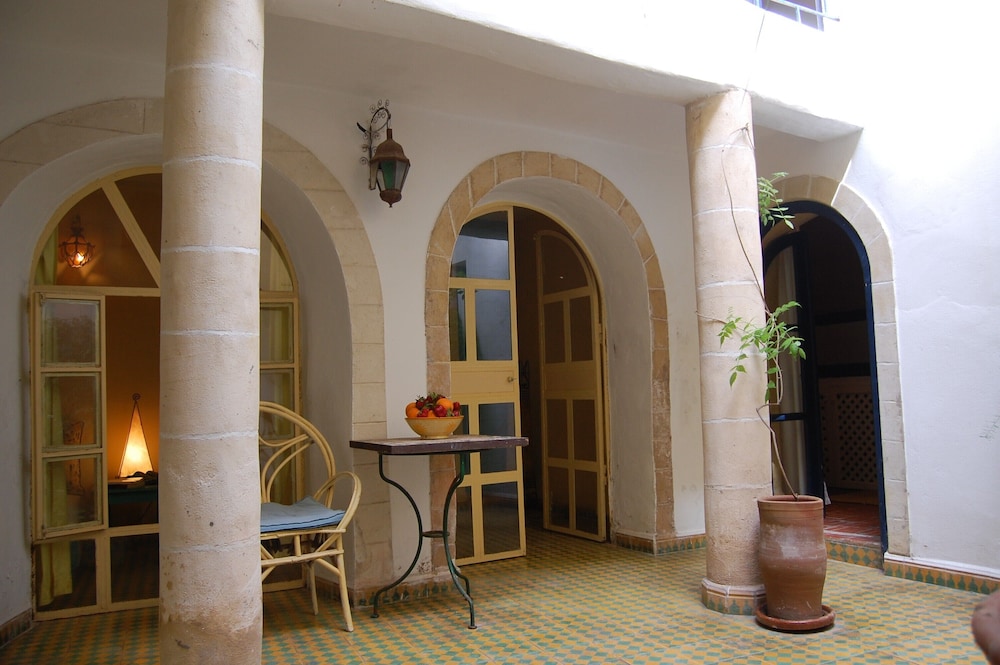 Nice Riad In The Middle Of The Old Town, A Few Minutes From The Sea - 에사우이라
