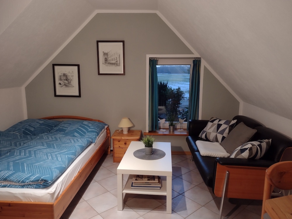 Erholung Und Ruhige Idylle Finden Sie Hier Im Apartment-feldsteingarten - Salzwedel