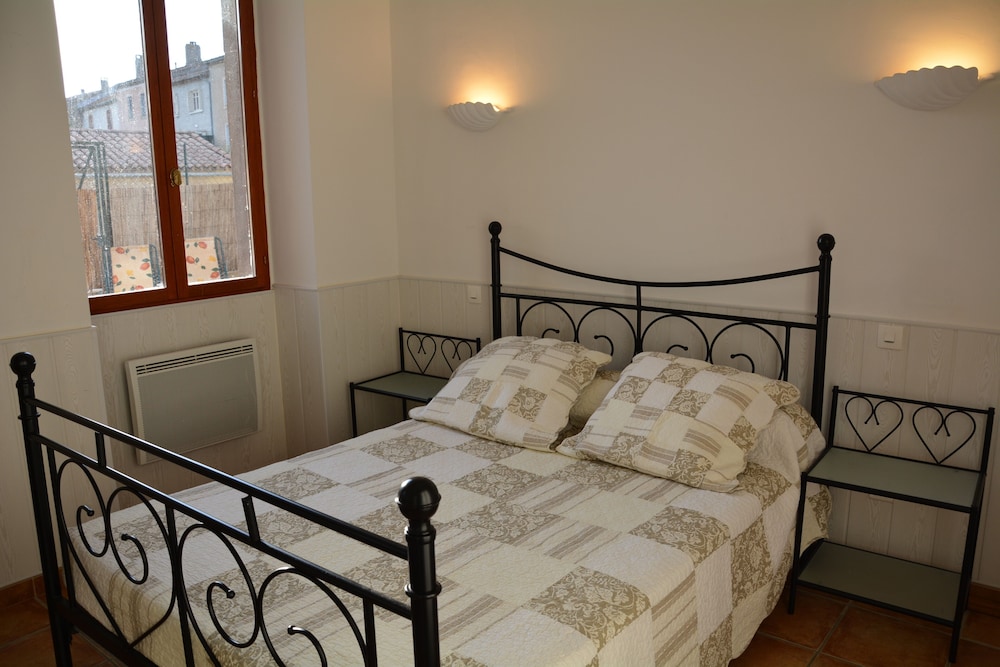 Apartamento Con Terraza, A La Entrada De La Ciudad Medieval. Estacionamiento Privado Para 2 Personas. - Aude