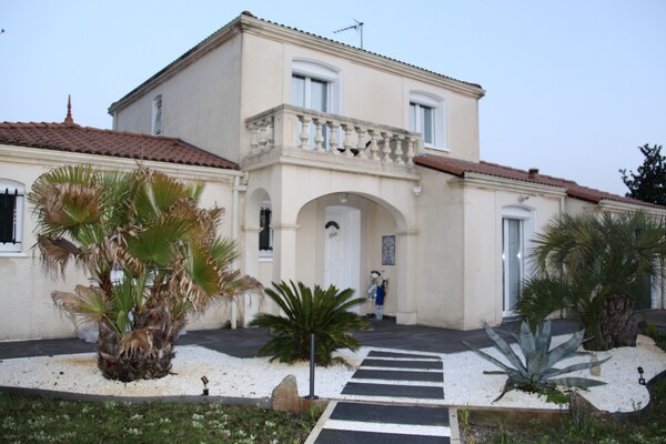 Large Luxury Villa. 174m2 Any Comfort With Swimming Pool. - Saint-Jean-d'Illac