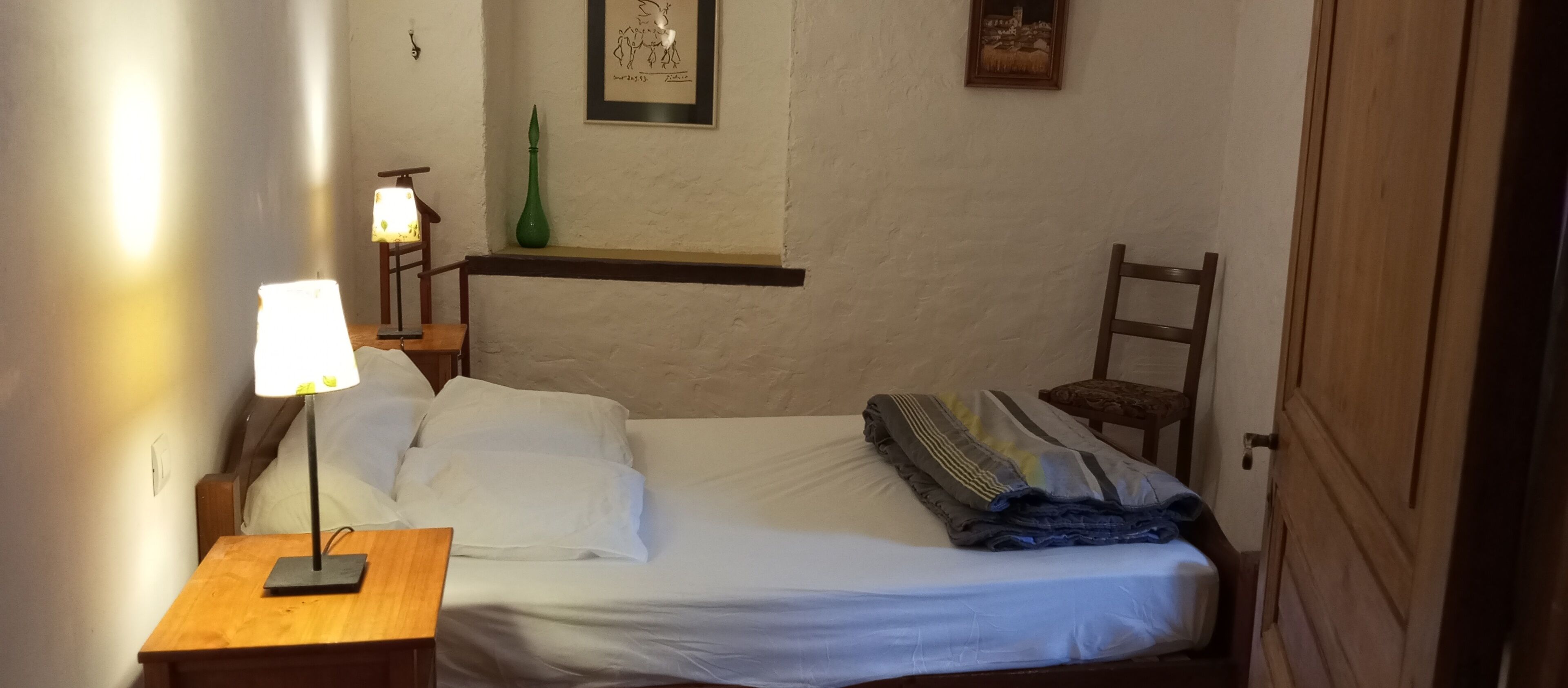 A La Sombra De Los Micocouliers - Sorède