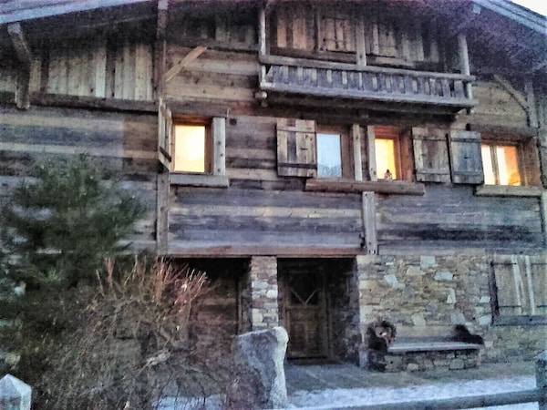 Luxury Cozy Chalet Facing Mont-blanc - Courmayeur