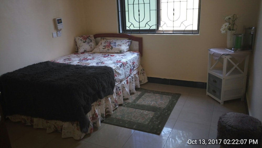 Wifi, Ac, Washing Machine, Security Guard, Parking And Tv - Dar es Salaam