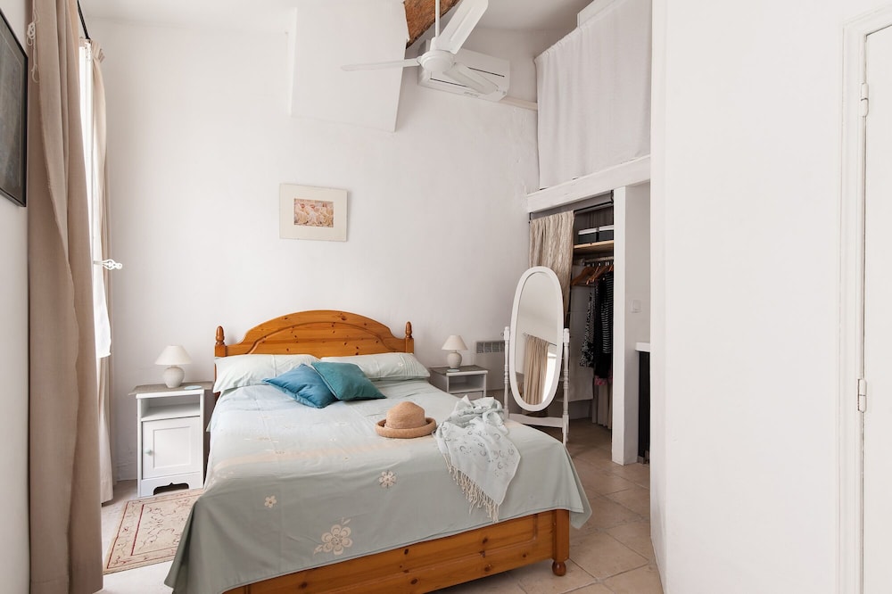 Appartement De Charme, Vieille Ville D'antibes, Remparts. - Juan les Pins