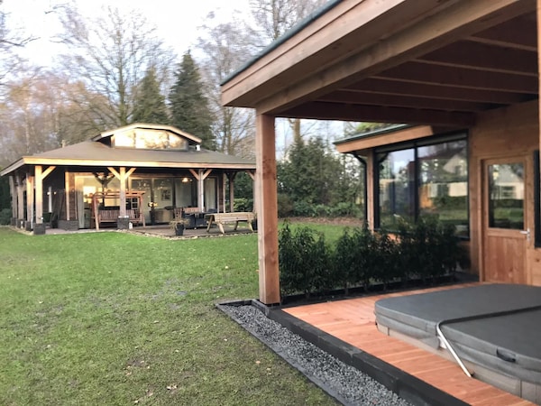 Petite Maison De Bien-être Dans La Prairie - Almelo