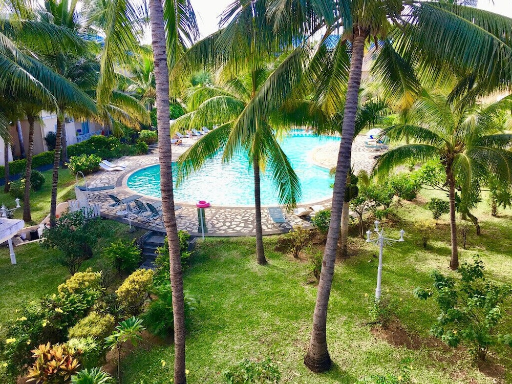 Beachfront Apartment With Pool & Tennis - Flic En Flac - Mauritius