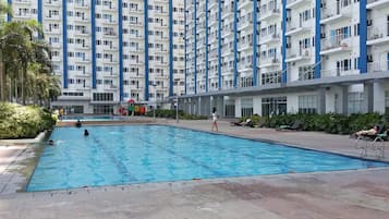 4 piscinas exteriores