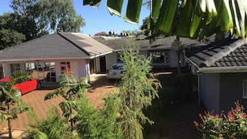 Suite-Estúdio Executiva, 1 cama king-size, acessível, vista para o jardim | Vista para o jardim