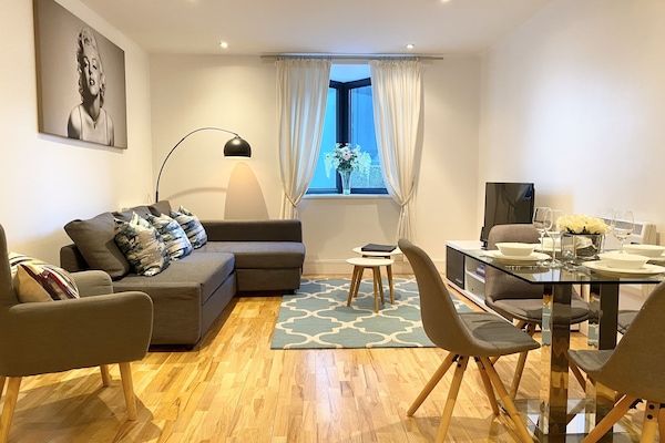 Apartamento, 1 quarto | Área de estar | TV de tela plana 43 polegadas com canais digitais, smart TV, Netflix